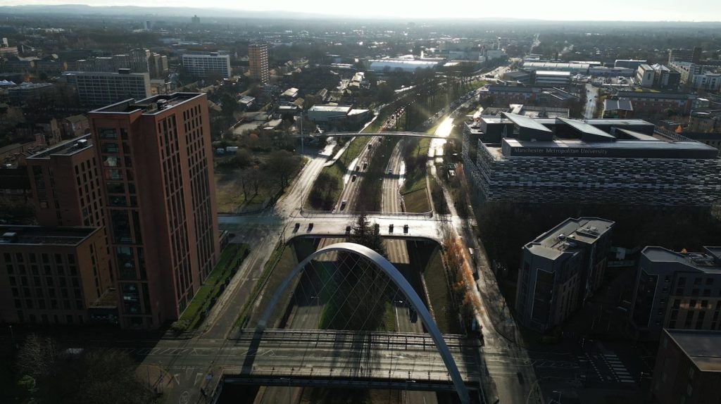 Arch bridge MMU tilt down